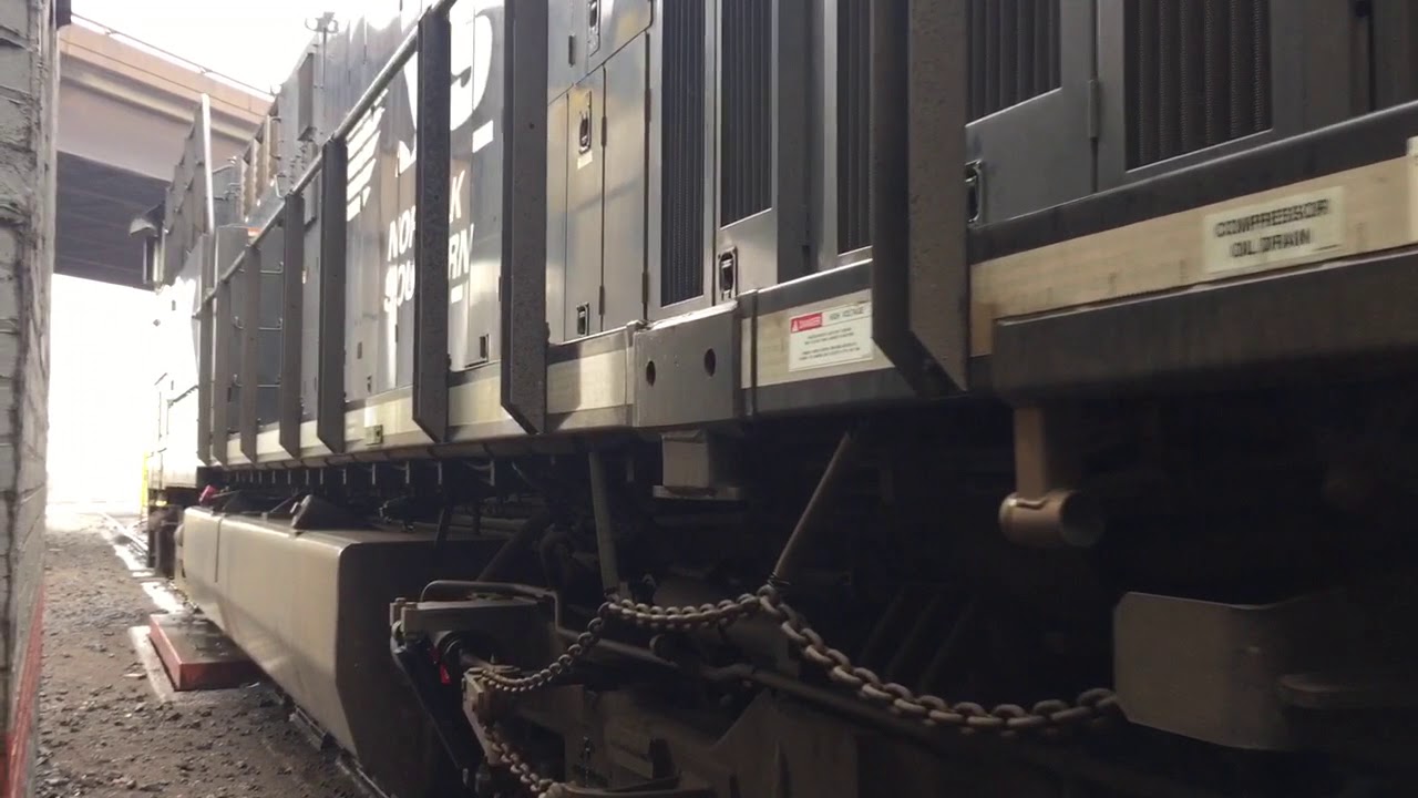 Ns 8096 comes to a stop, sweet sounds - YouTube
