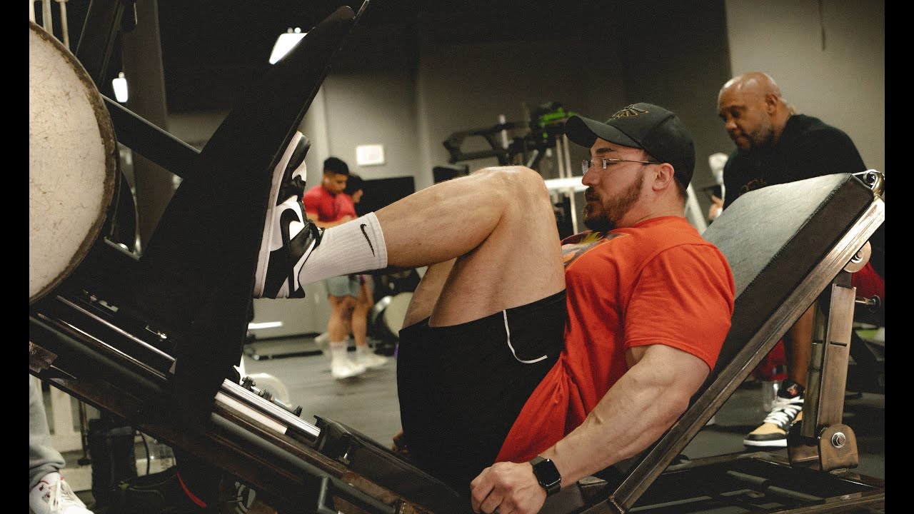PR!!! Massive leg day at The Muscle Factory! Training with Dale and ...