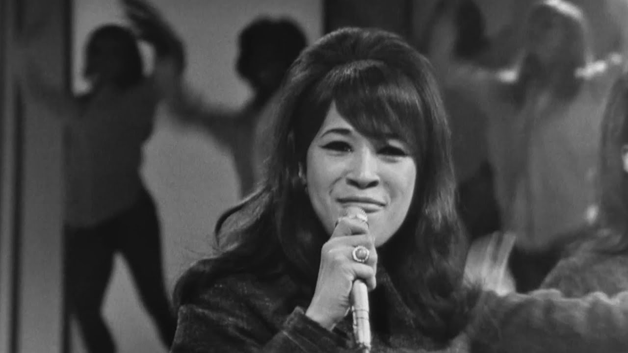Ronettes Be My Baby - YouTube