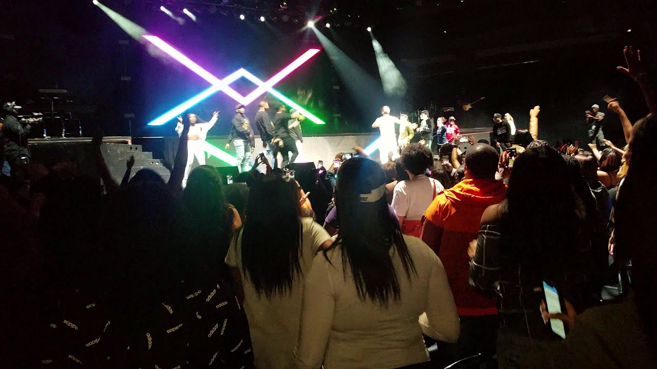 Millennium Tour (B2K) Badaboom/Dance Off "Do it for Lil Saint" - YouTube