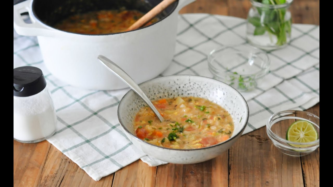 Chinese dough drop soup 面疙瘩汤－－Freesiaa Made第58集 - YouTube