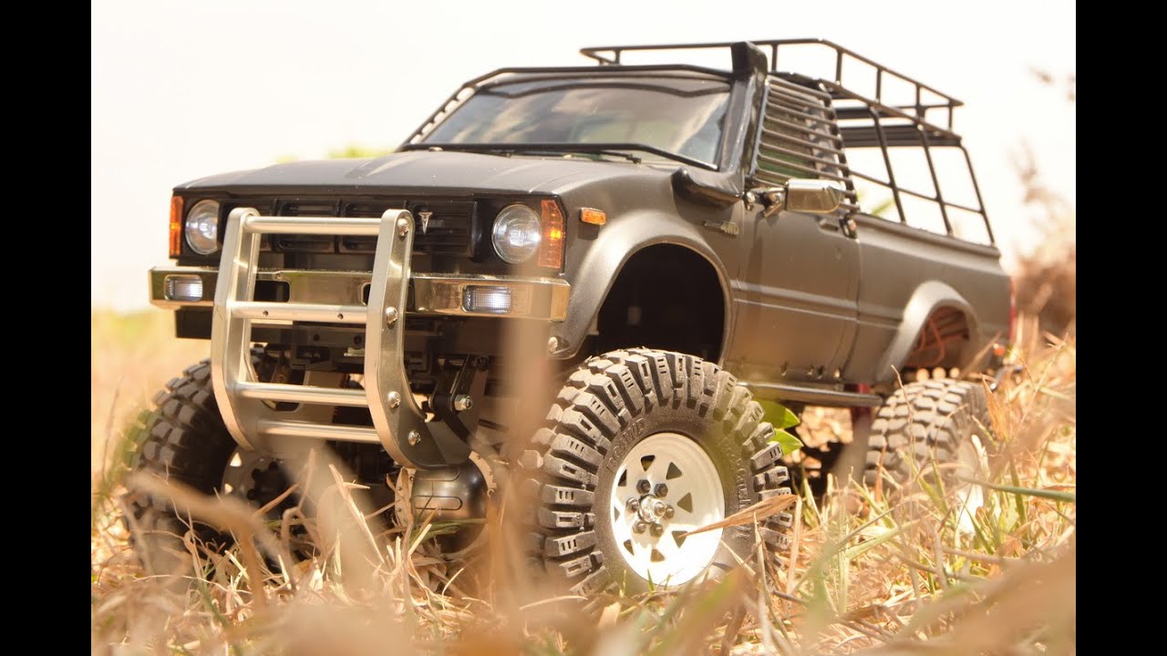 Tamiya Toyota Hilux High Lift 4x4 In Backyard - YouTube