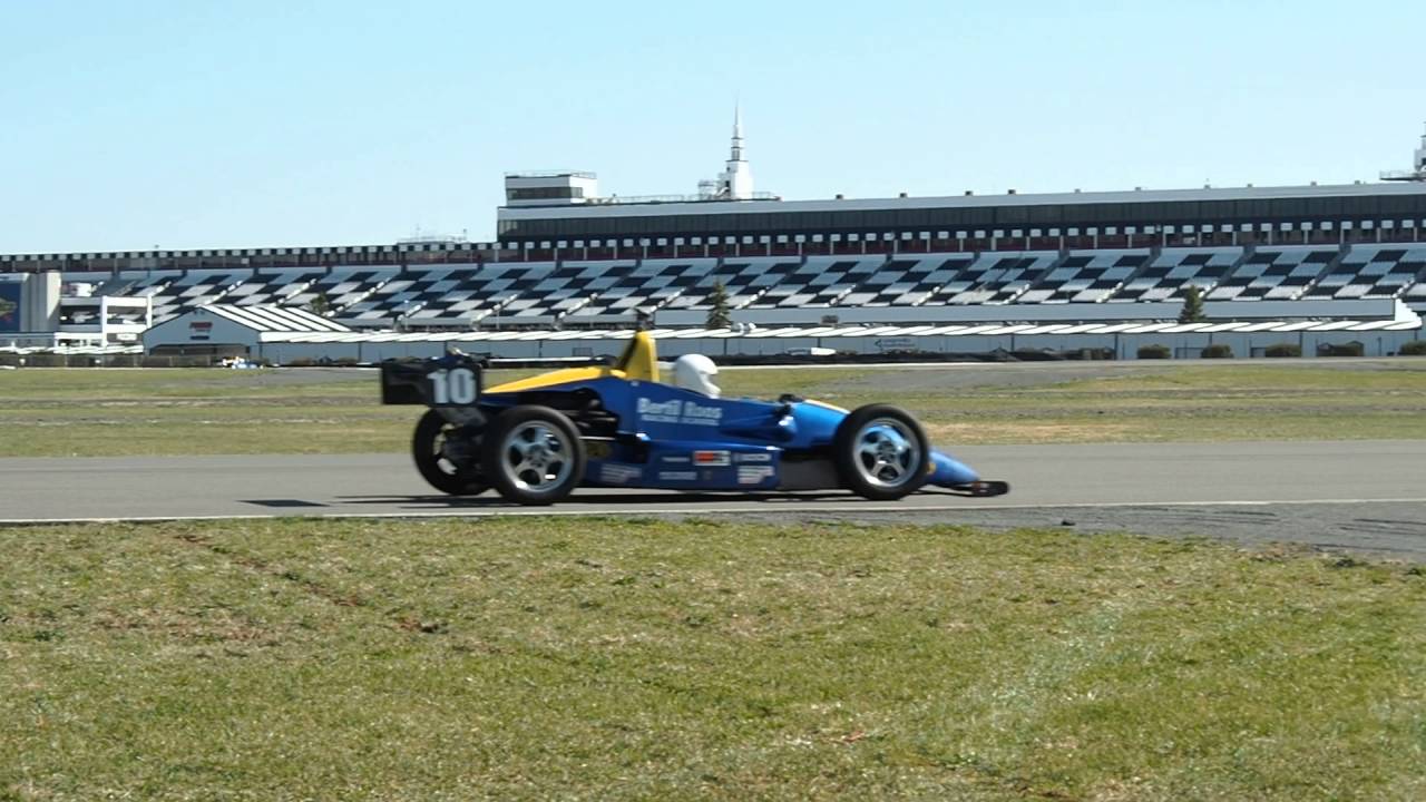 F2000 race cars at Bertil Roos race school at Pocono North - YouTube