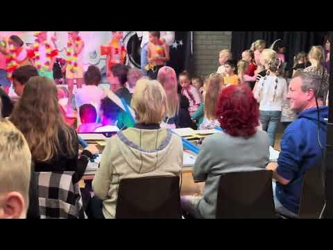 Ik ga zwemmen in Bacardi Lemon 2023 - YouTube