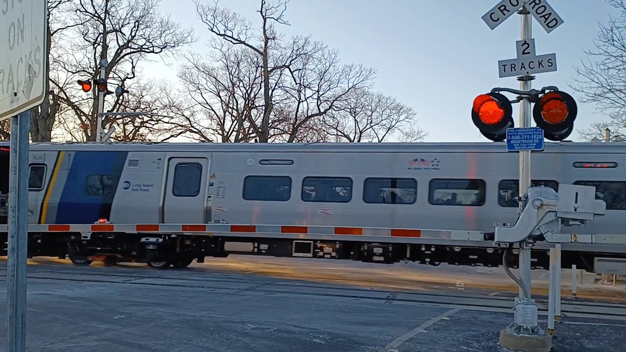 2 LIRR Passenger Trains, Brentwood Rd Railroad Crossing, Brentwood NY ...
