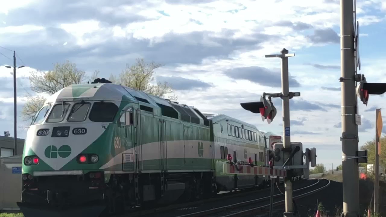 GO 337 & 630 Northbound At Rivermede Road - YouTube