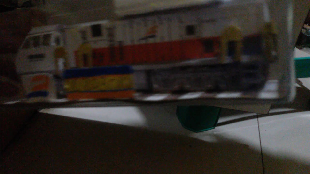 Papercraft kereta api cc 203 - YouTube