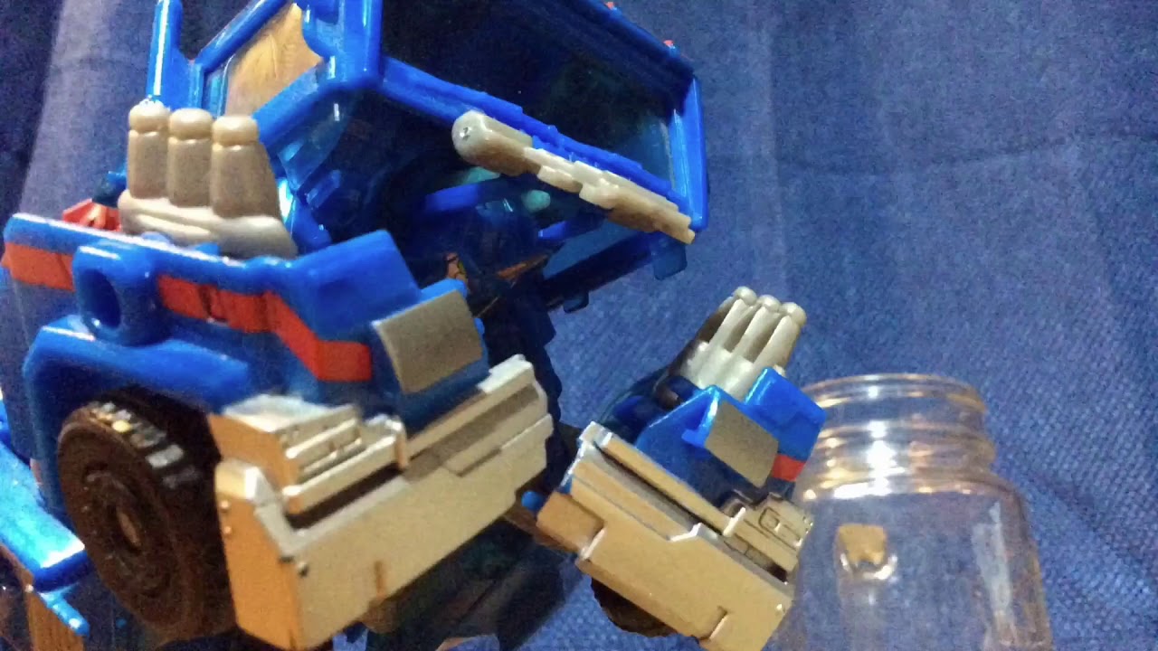 Transformers Ultra Magnus Transformation Stop Motion - YouTube