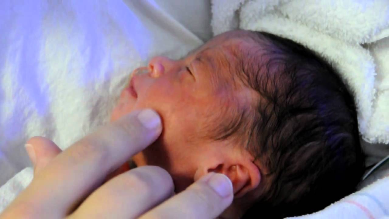 2010 0825 Aaron Chea Cradled by Mom - YouTube