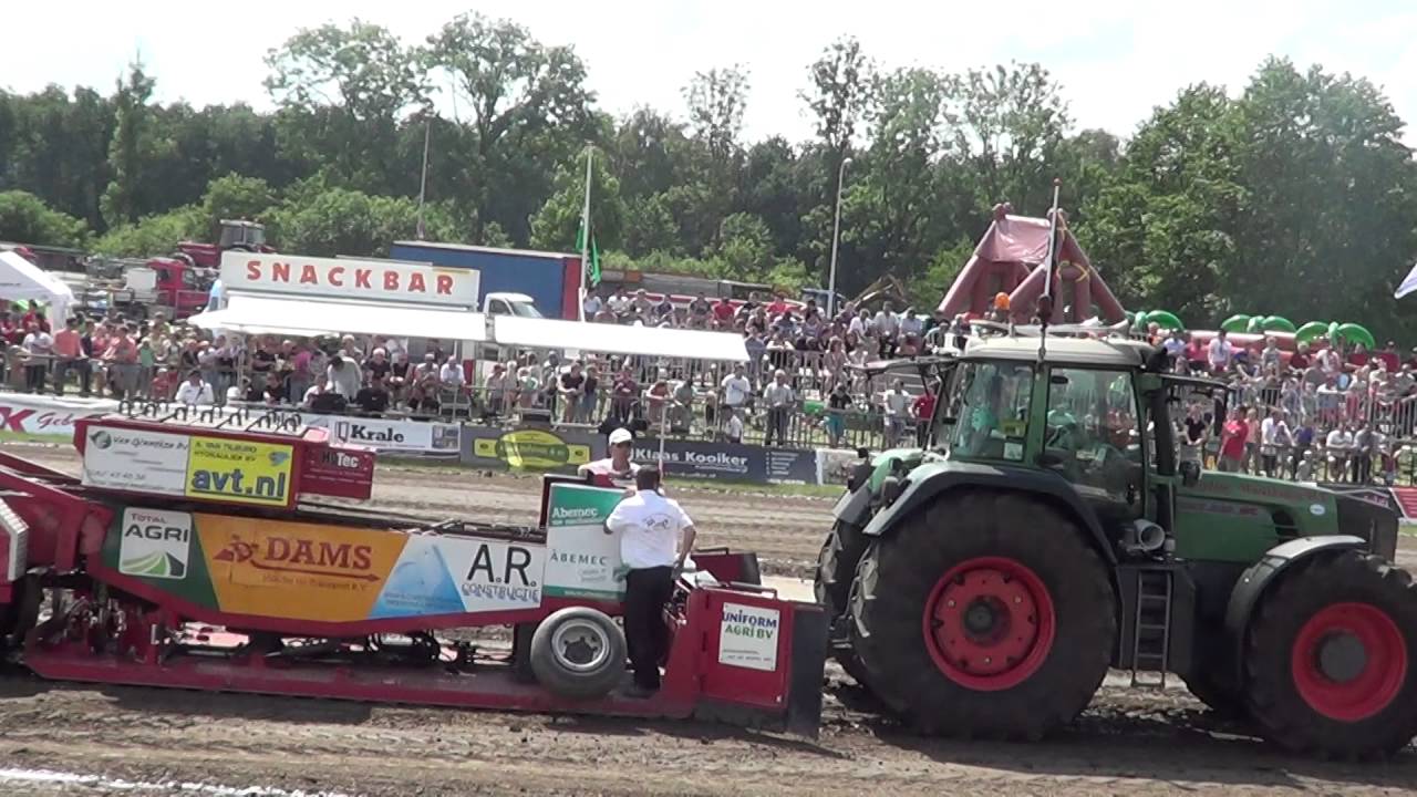 Reinier Smit met de Fendt 930 in de finale bij Trekkertrek Staphorst ...
