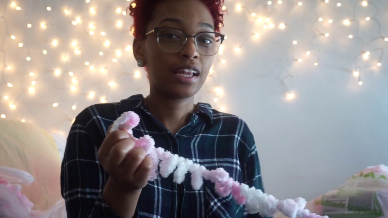 DIY: How to Make a Finger Loop Yarn Blanket Tutorial and Review - YouTube
