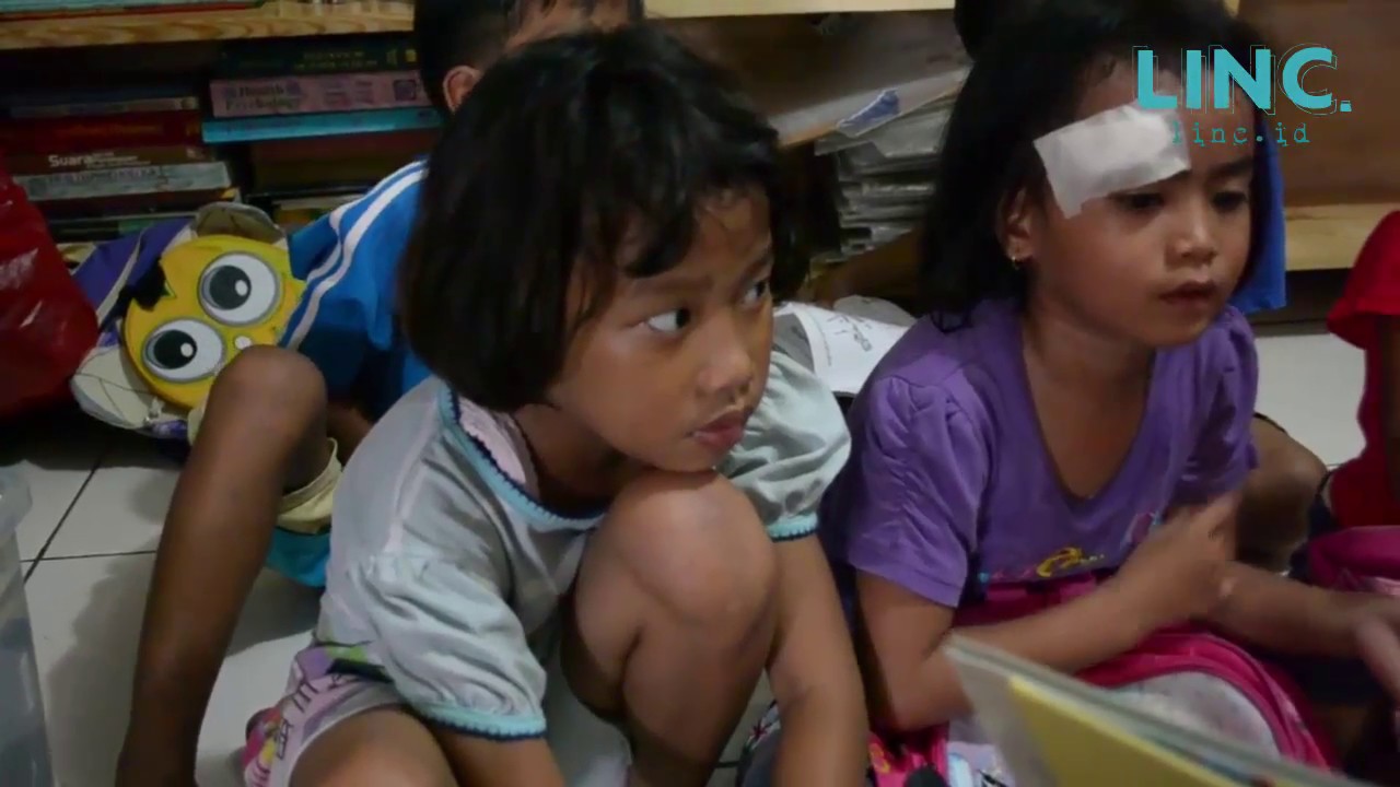 KELAS BELAJAR OKY - Mengajar Anak-Anak Marjinal - YouTube