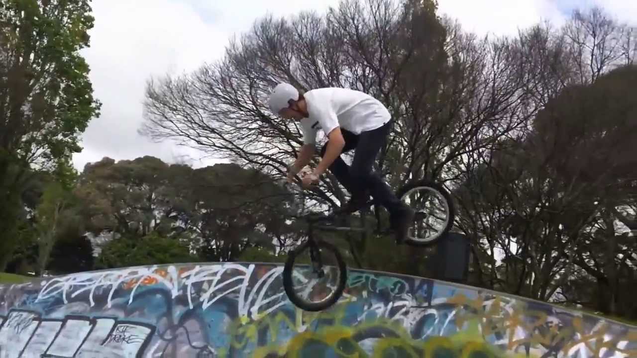 Jon Riddle BMX Demo - YouTube