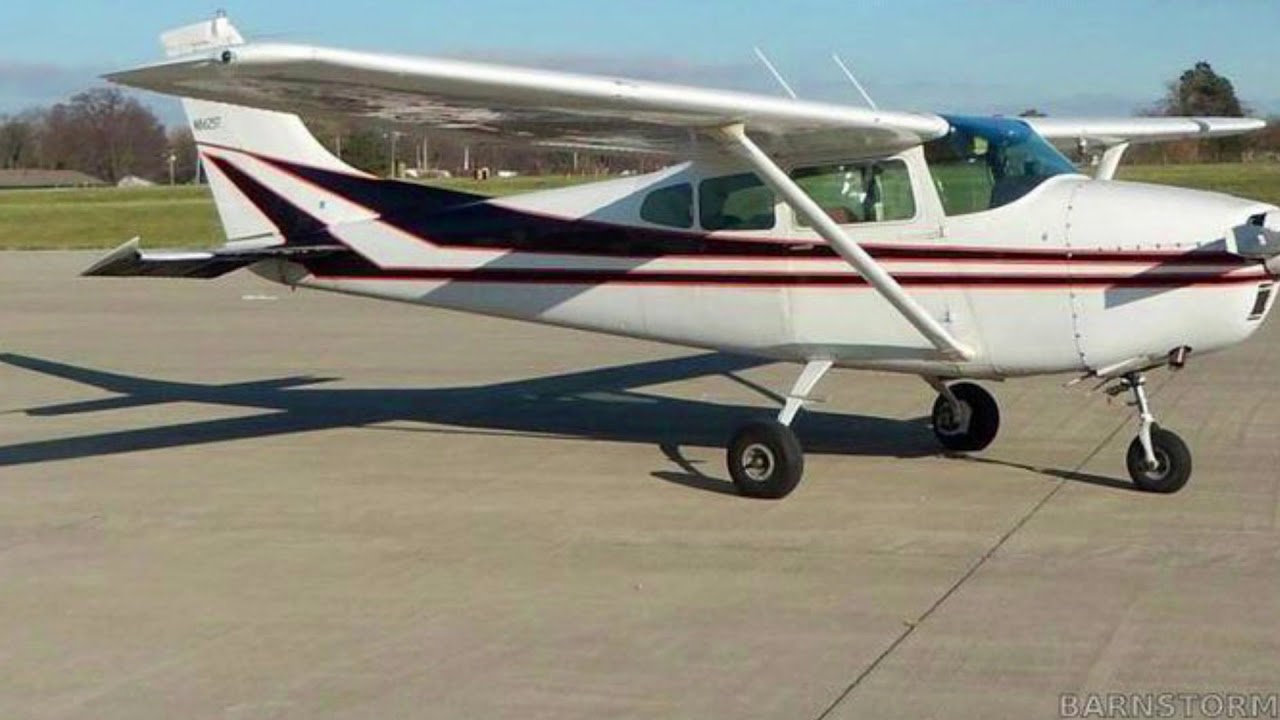 Engine failure in a Cessna 182 - YouTube