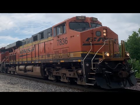 Raised Letter K5LLA! BNSF 7836 leads a SB manifest on 7/28/22 - YouTube