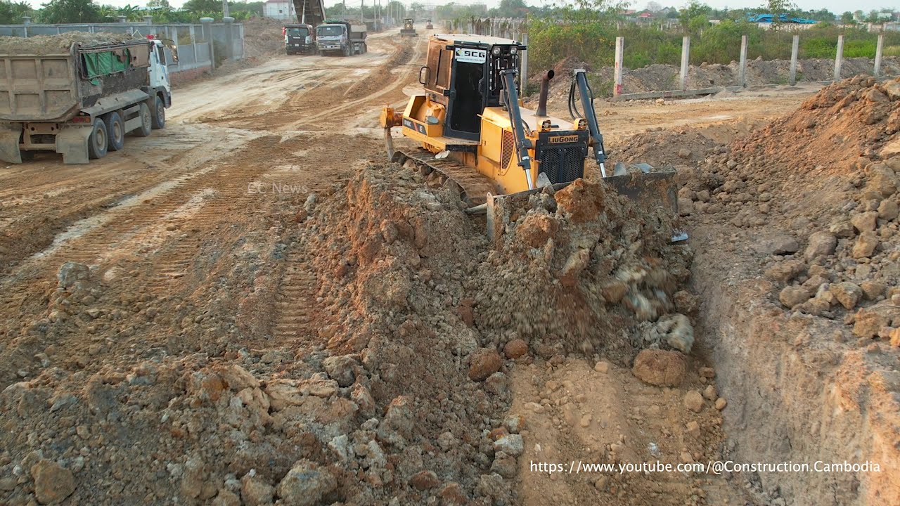 Driving Skills Techniques Liugong B160C Bulldozer Pushing Soil Building ...