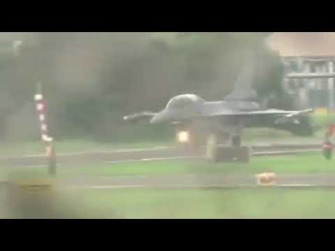 ROCAF F-16B s/n 6829 ends up in a ditch