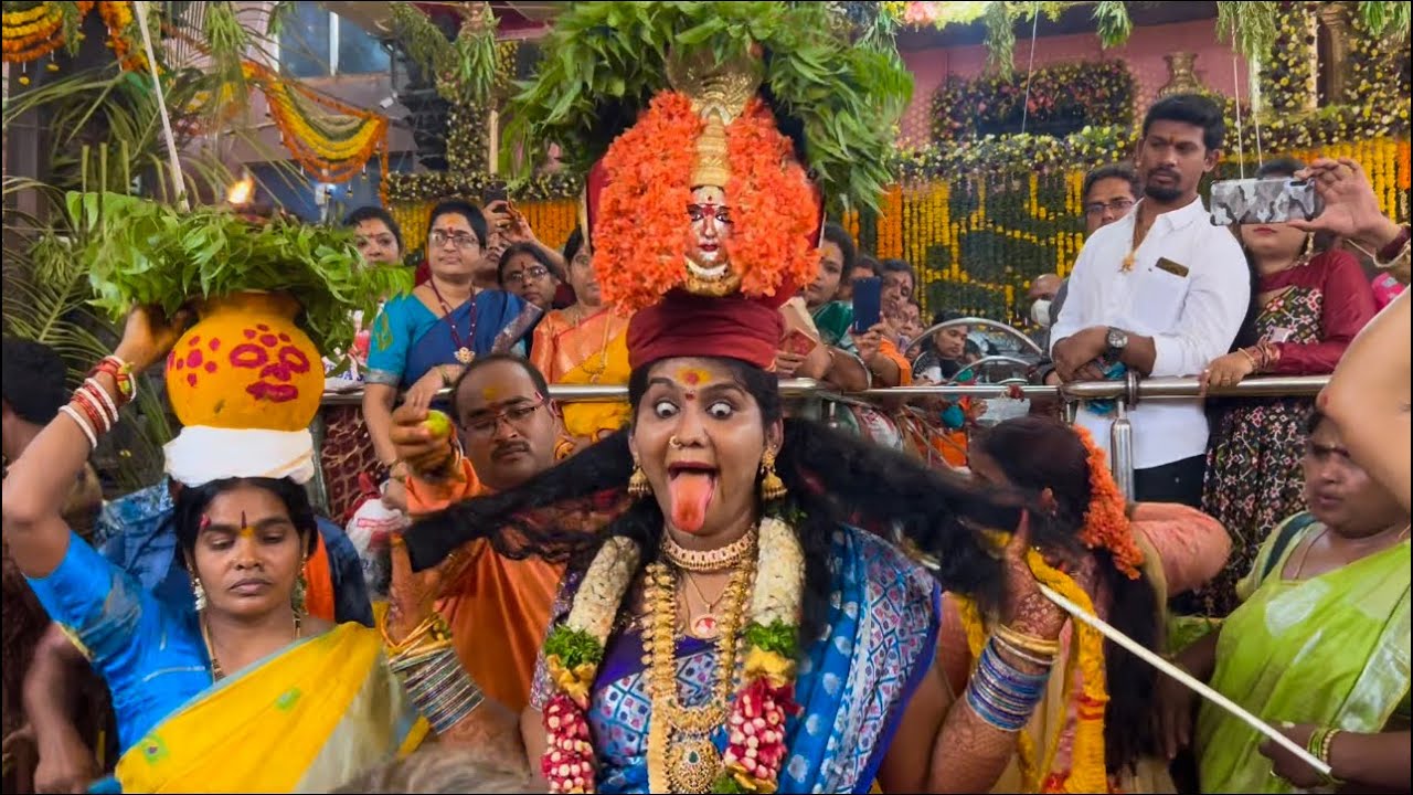 Jogini Shyamala Bonam Dance at Secunderabad Bonalu 2022 | Jogini ...