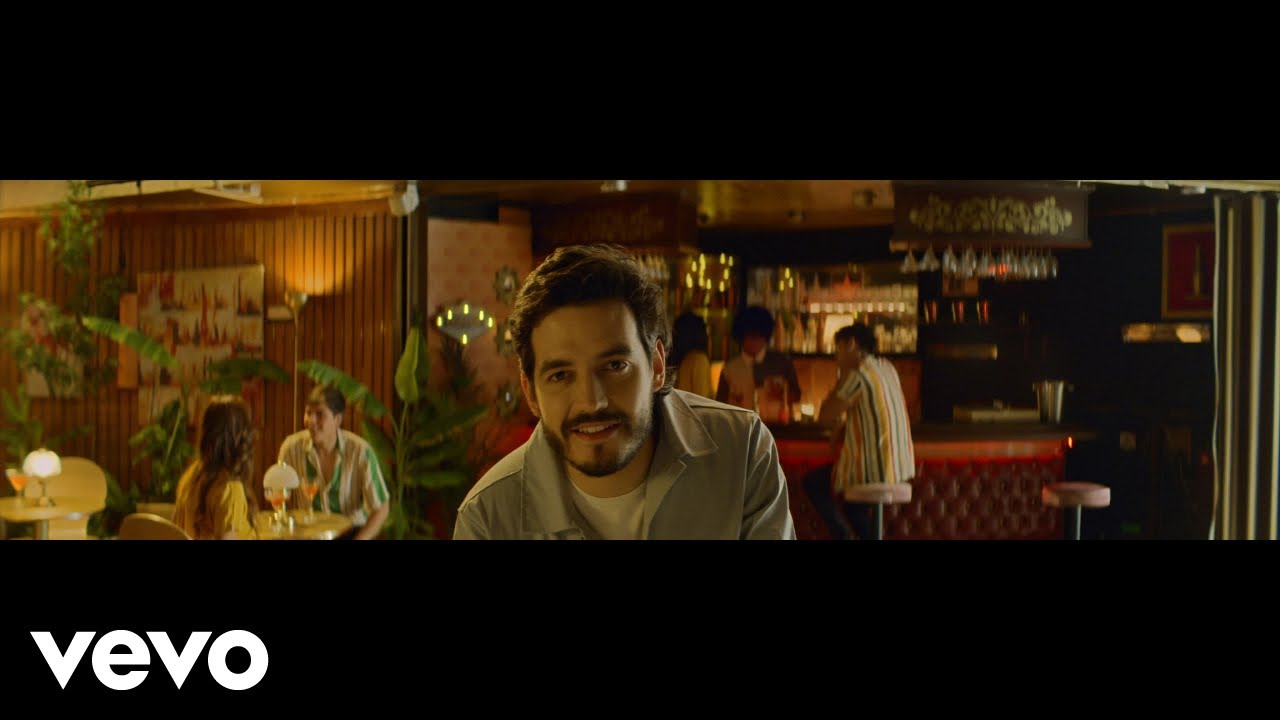 Morat, Cami - Simplemente Pasan - YouTube