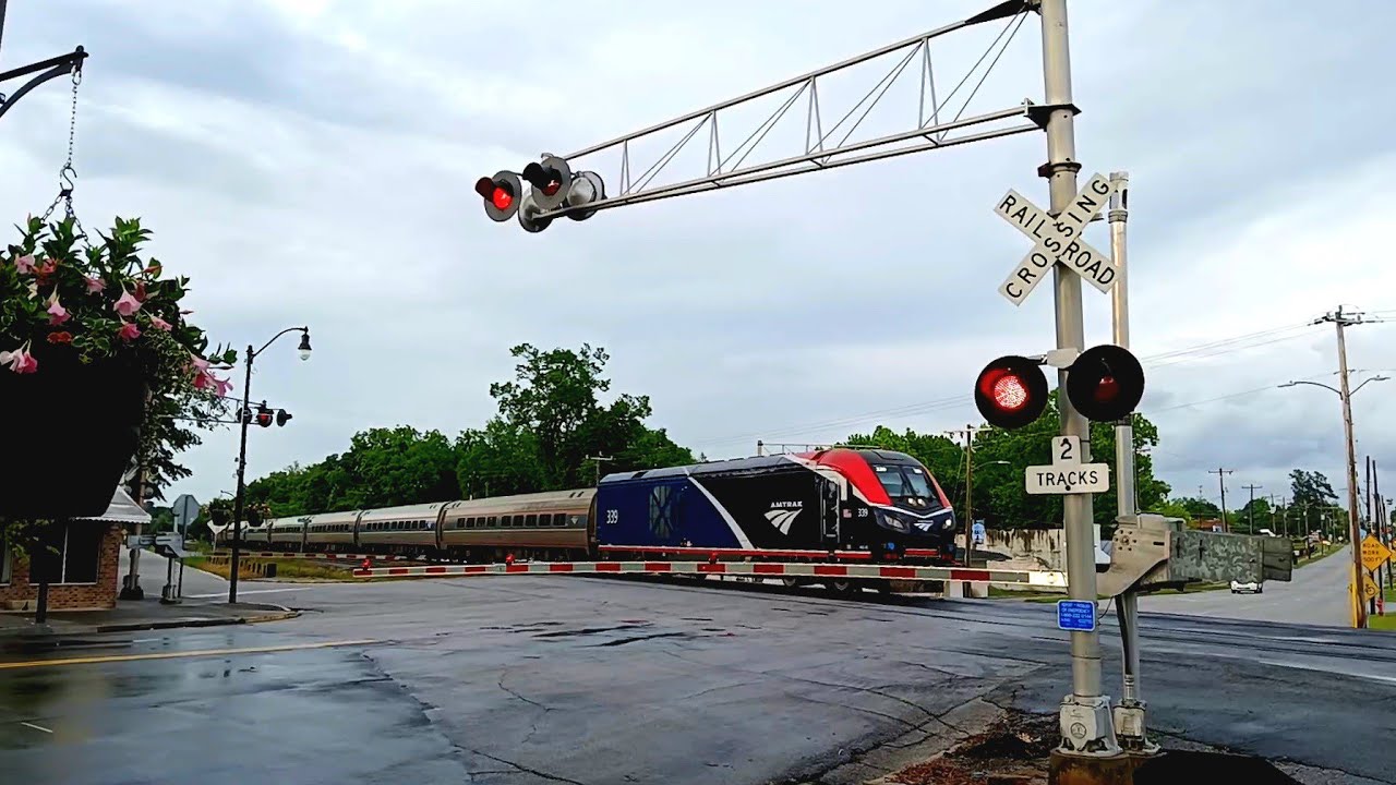 East Main Street Railroad Crossing Kingstree SC - YouTube