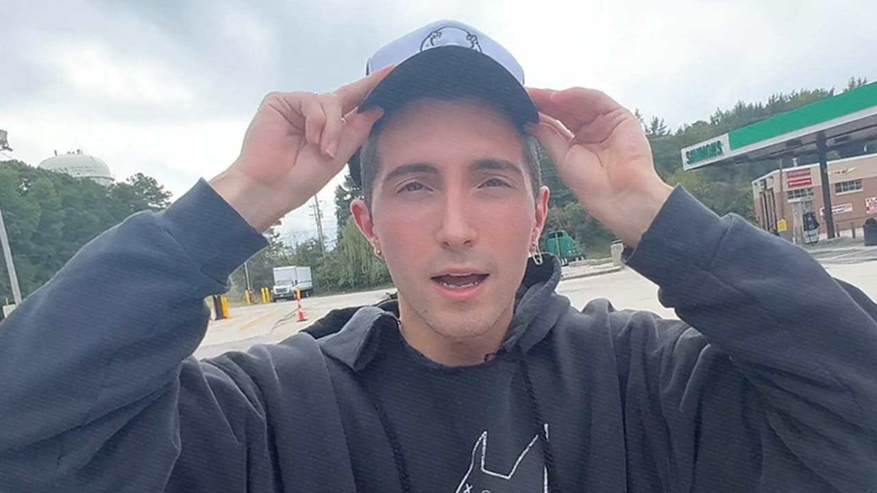 Levi Evans - Complicated (Official Music Video) - YouTube