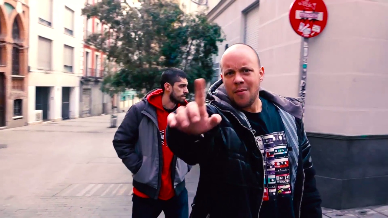 Sin Suerte - Enrike Mr Pincho y Dumont (Videoclip Oficial) - YouTube