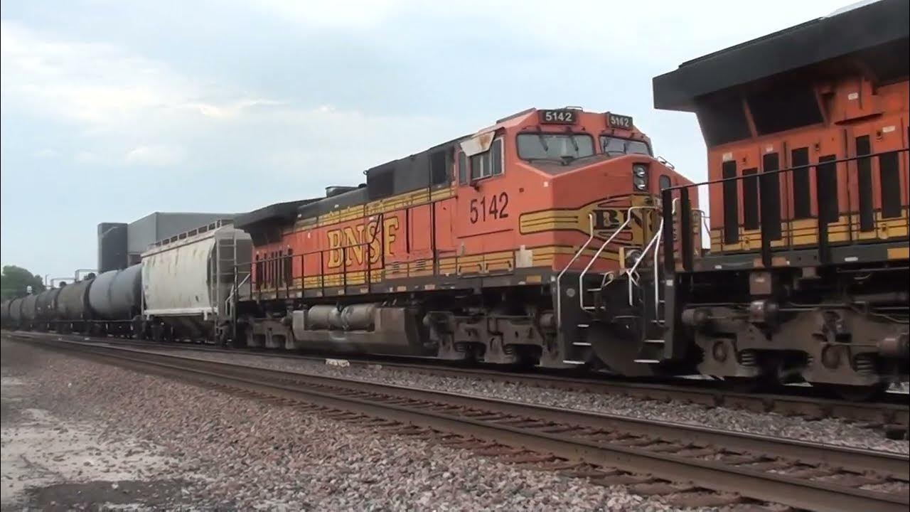BNSF #8194 Leads WB Mixed Freight. Olathe, KS 6/25/22 - YouTube