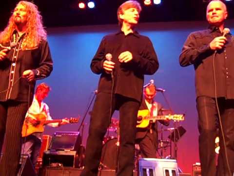 Loretta Lynn's Backup Singers Singing - YouTube