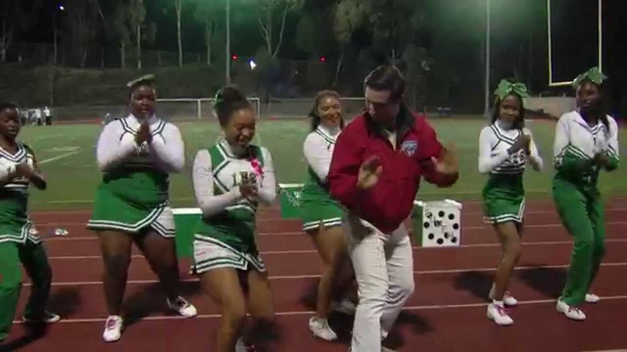 Week 9 Hogcast: Lincoln Cheer Squad - YouTube