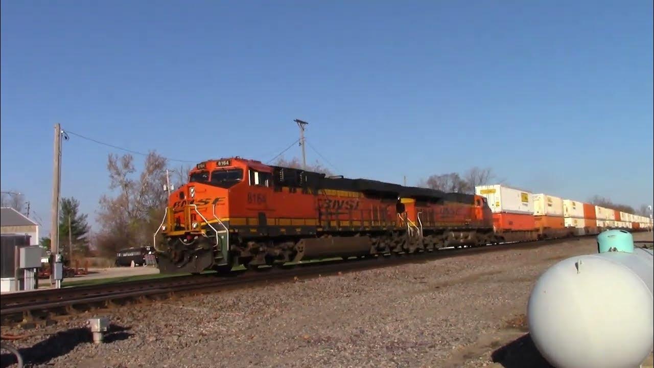 Awesome Afternoon on the Chillicothe Subdivision!! BNSF “Q” Rumbling West Thru Verona, IL - YouTube