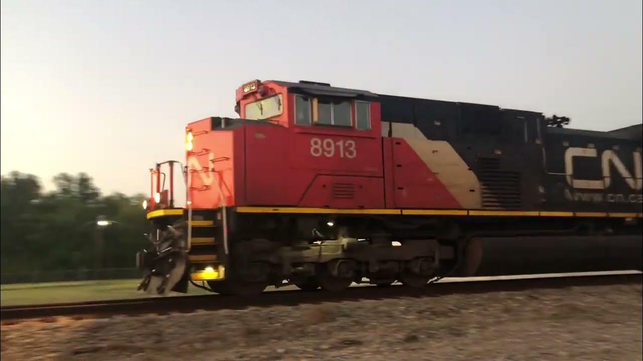 CN 8913 and CN 2276 leads CN 515 through Garyville, LA - YouTube