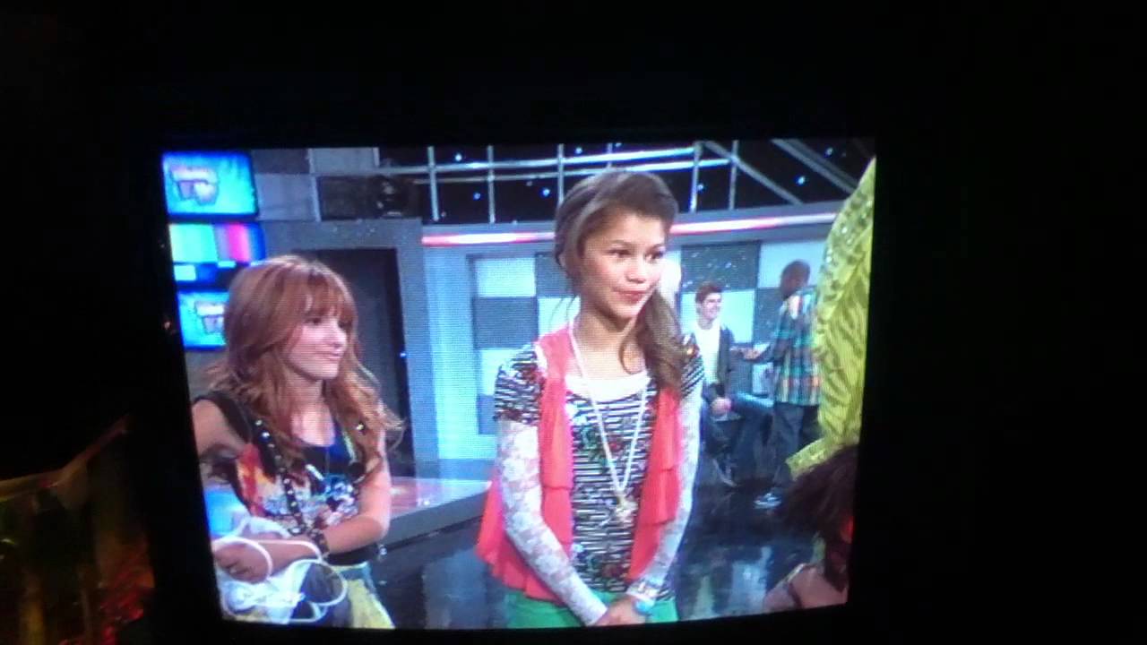 funny shake it up scene - YouTube