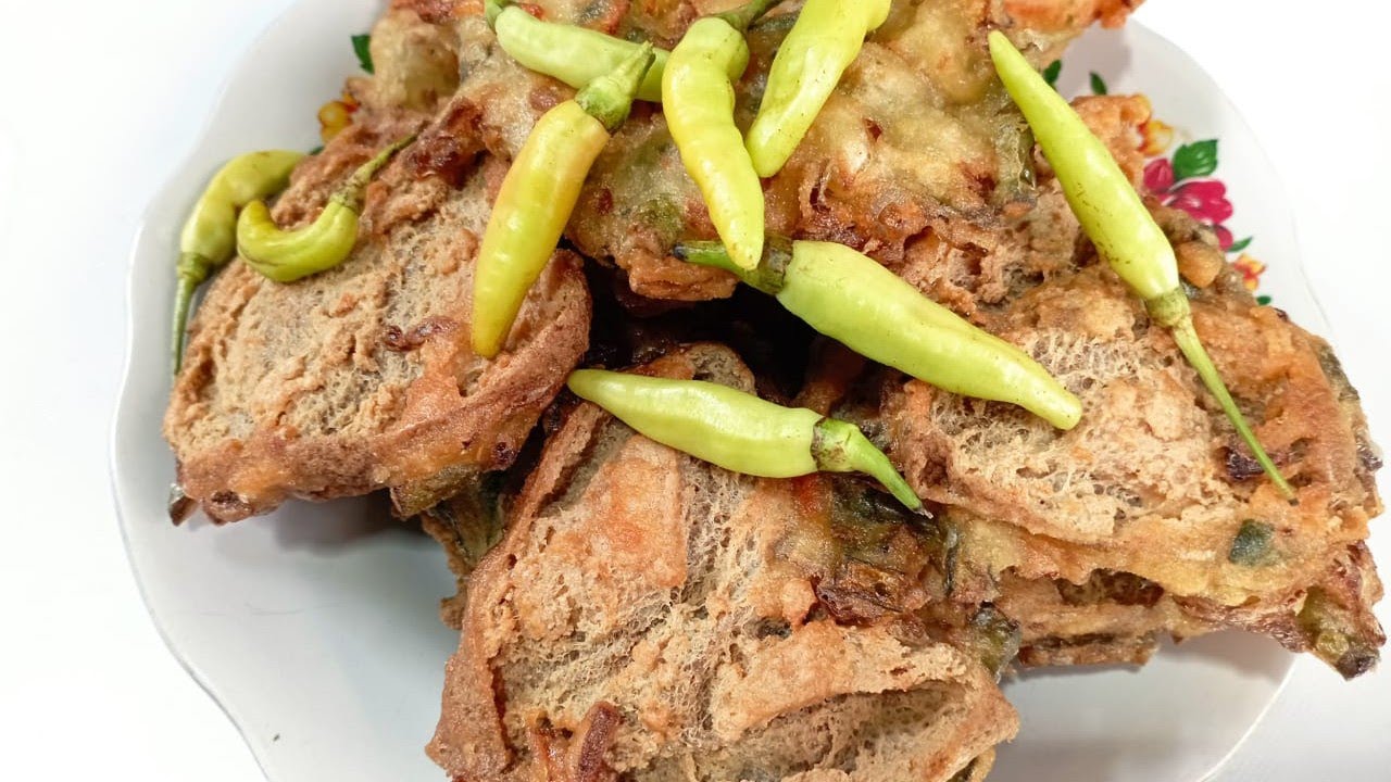 BAKWAN SAYUR TAHU RENYAH ENAK BIKINNYA MUDAH SEMUA PASTI BISA - YouTube