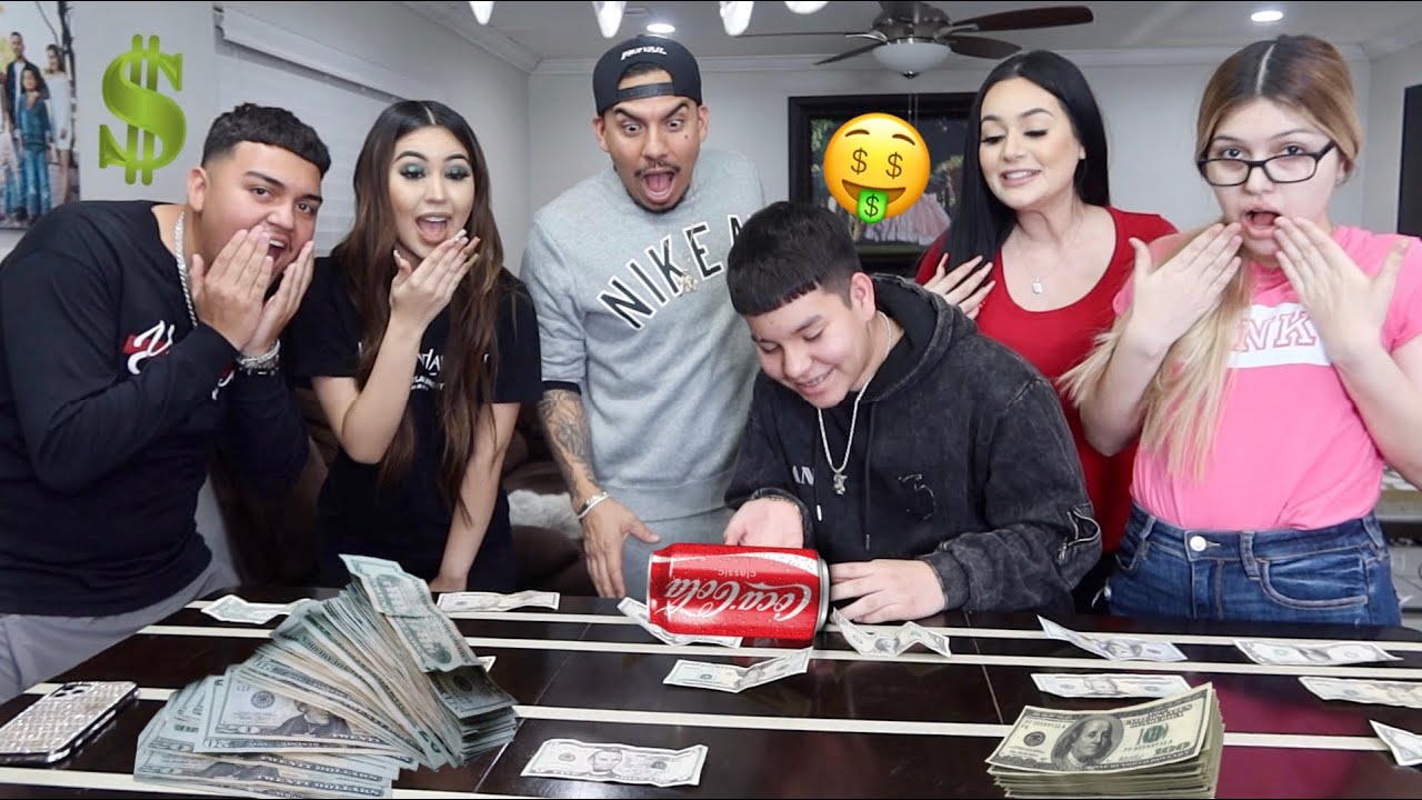 Roll To Win Money Game 😂 Vlogmas #7 - YouTube