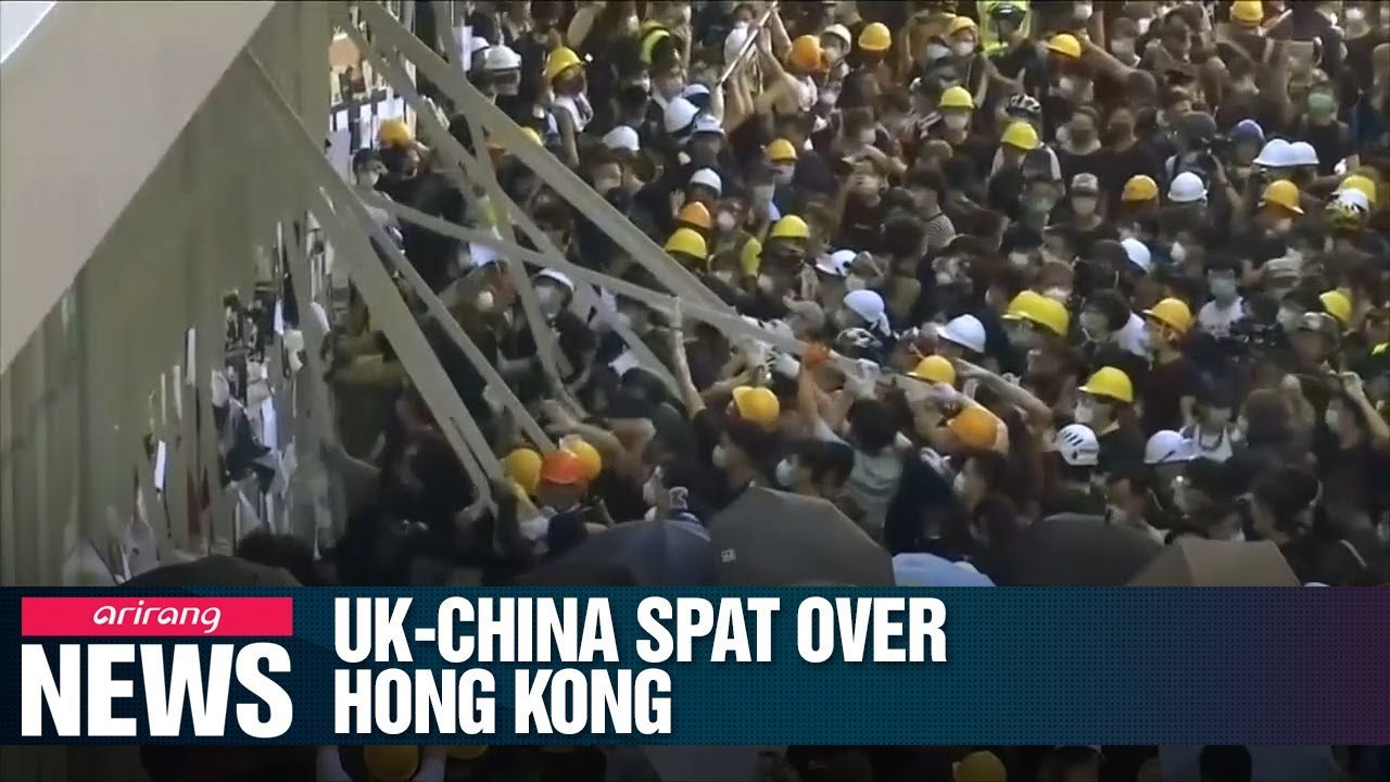 Escalating diplomatic spat between UK and China over Hong Kong - YouTube