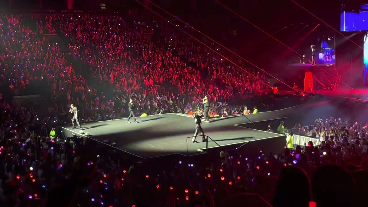 220903 SEVENTEEN (세븐틴) - BACK IT UP - YouTube