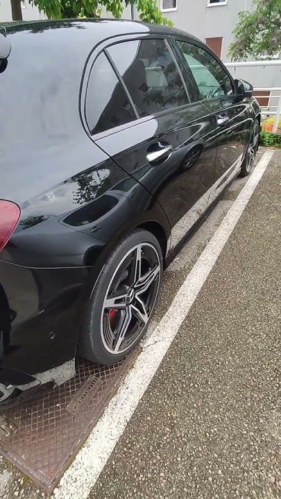 MERCEDES-BENZ A25 AMG - YouTube