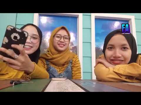 TIGA CEWEK HIJAB CANTIK LAGI LIVE