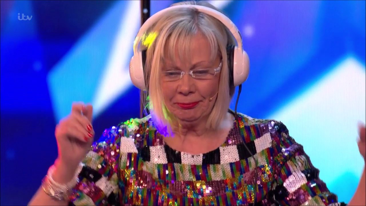 Britain's Got Talent 2017 - DJ Dizzy Twilight - Unexpected granny DJ ...