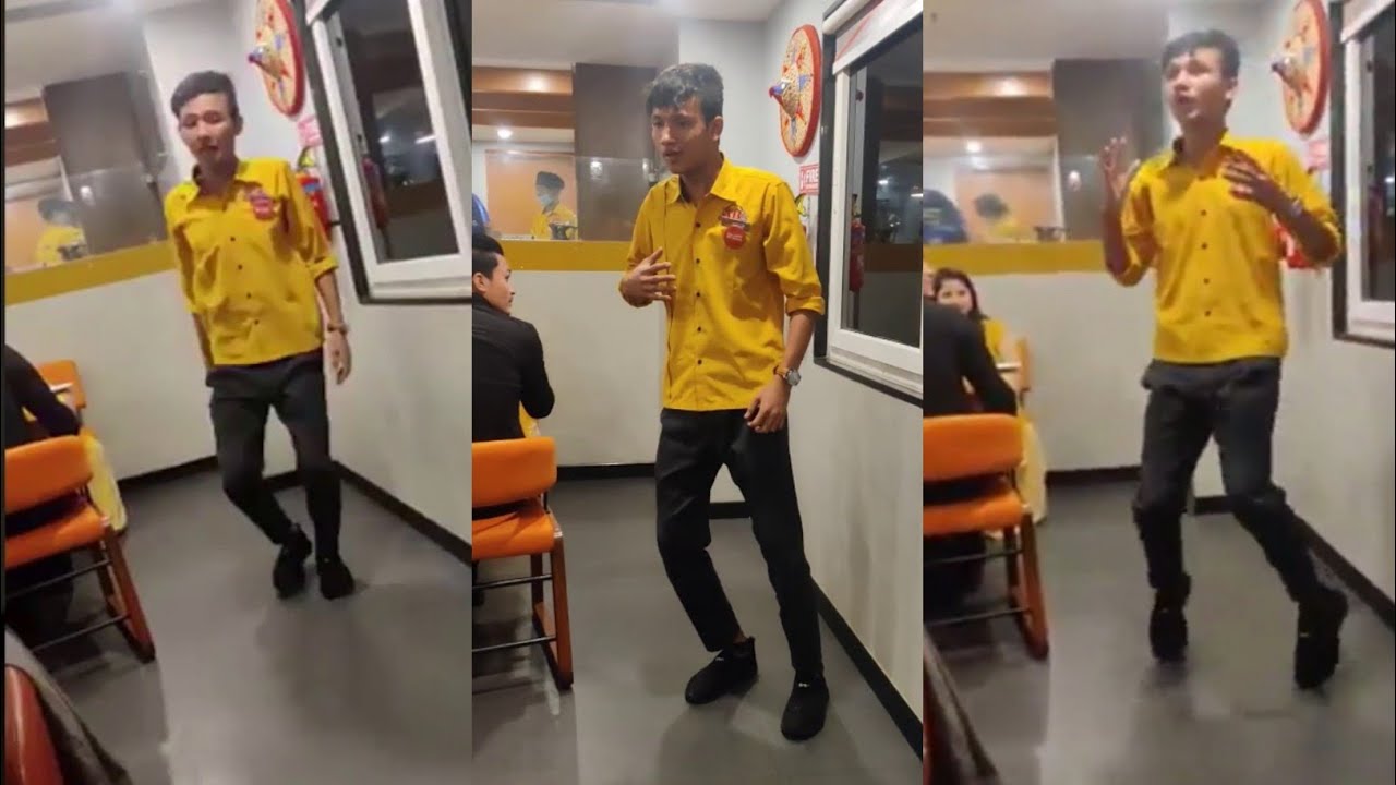 Waiter Amazing Dance Performance In Guwahati | Waiter Boy Dance - YouTube