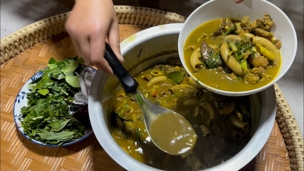 Beef intestines soup with herbs :Karen Style - YouTube