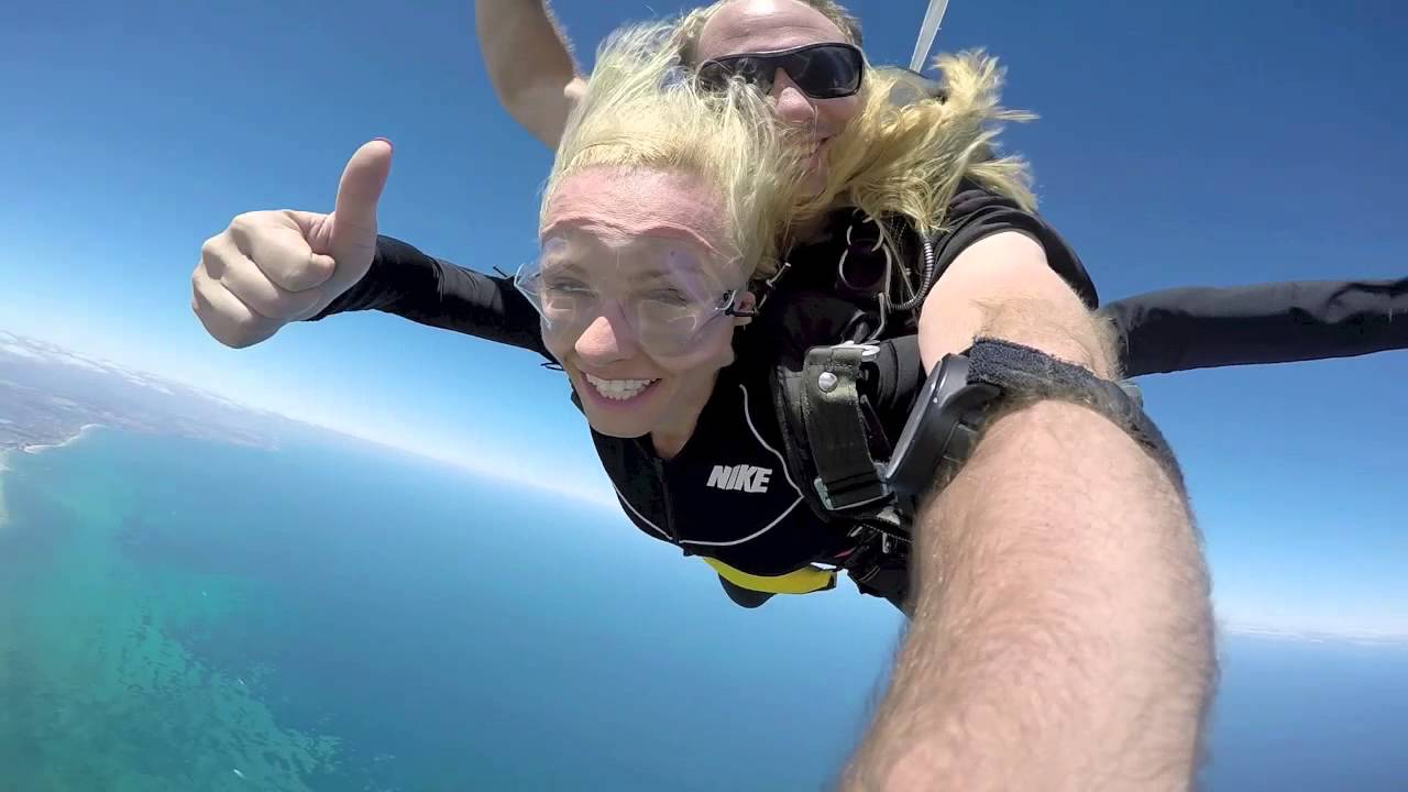 Dimi Doak at Coastal Skydive - YouTube
