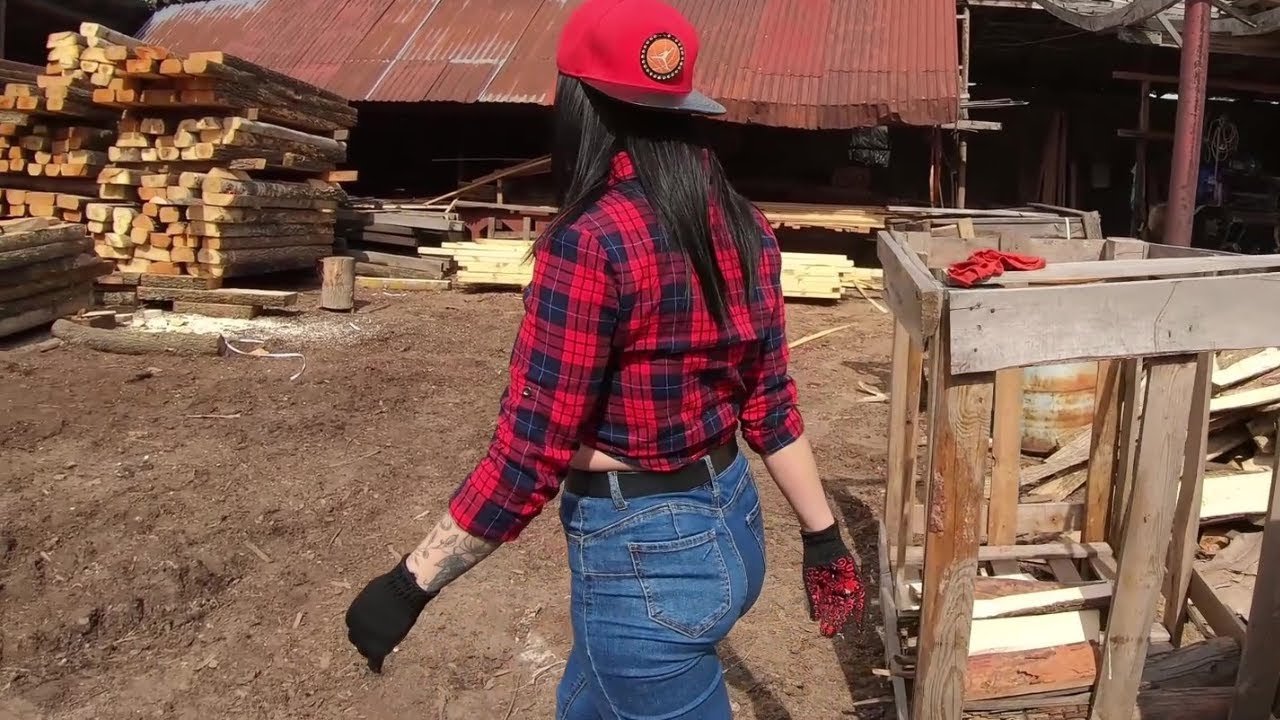 Pretty Girl’s Guide to Woodworking: Transforming Logs with Precision ...