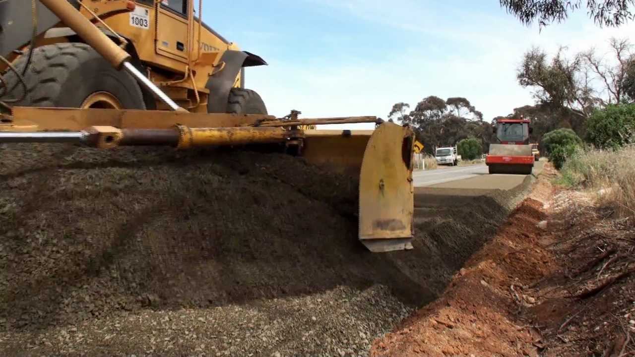 SA Shoulder Pavers - the whole story in four minutes. - YouTube