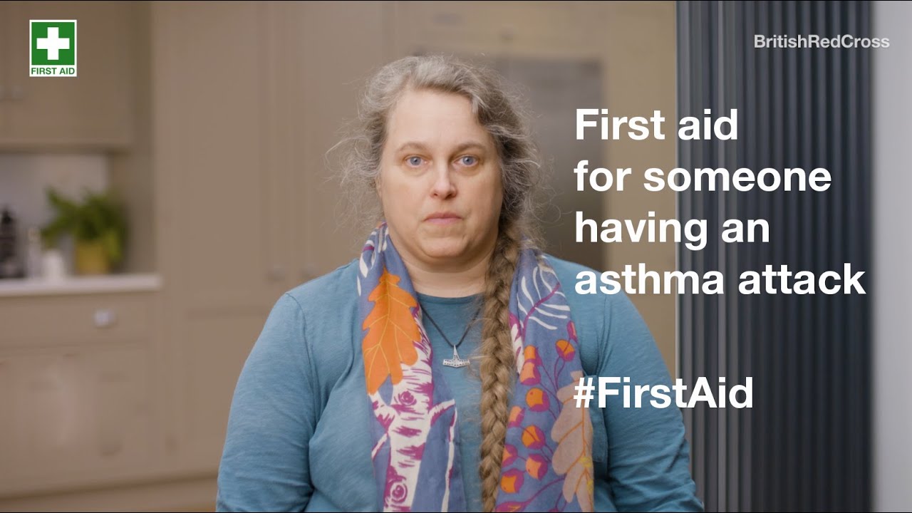 How to help someone having an asthma attack | First aid training online ...