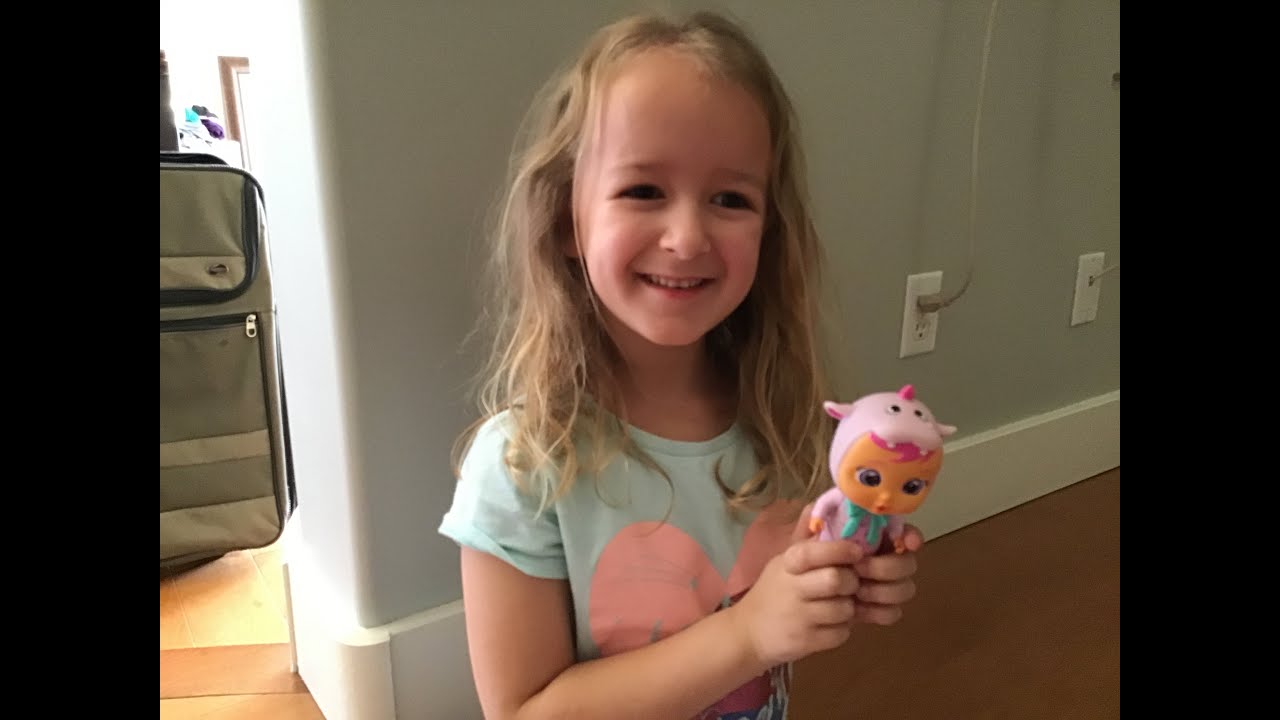 Lexi opens her first Cry Baby - YouTube