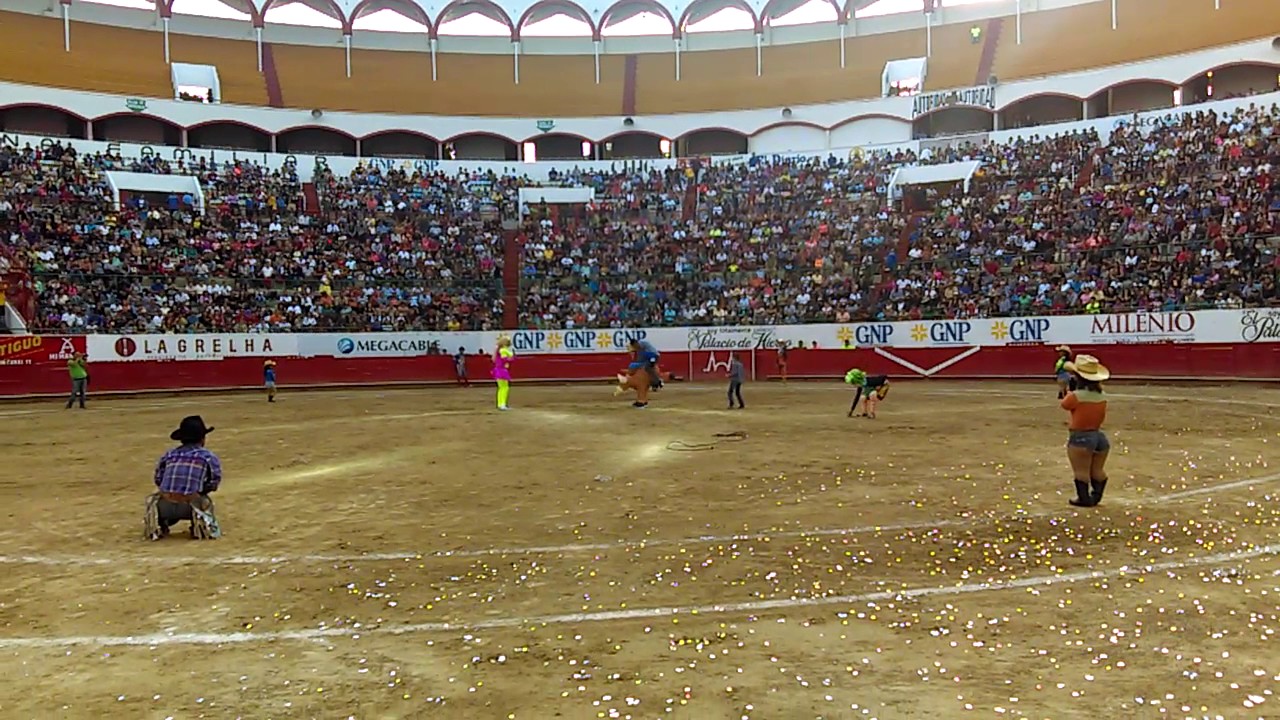 Enanitos toreros orgullosamente chihuahuenses - YouTube