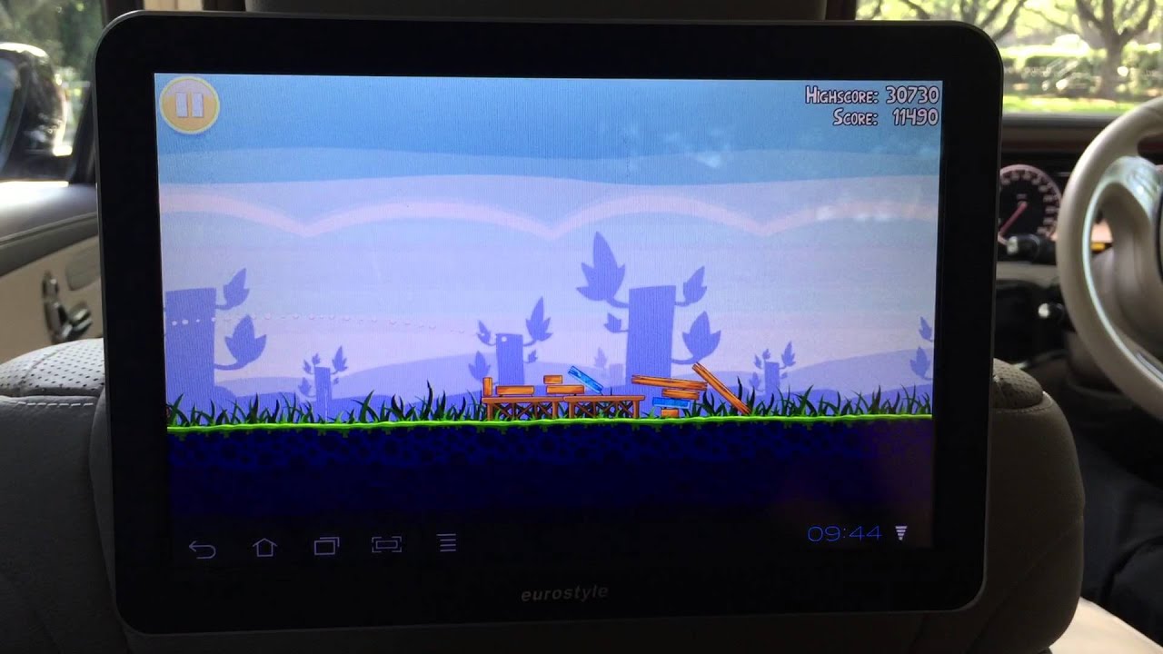 Multimedia Entertainment System Playing Game - YouTube