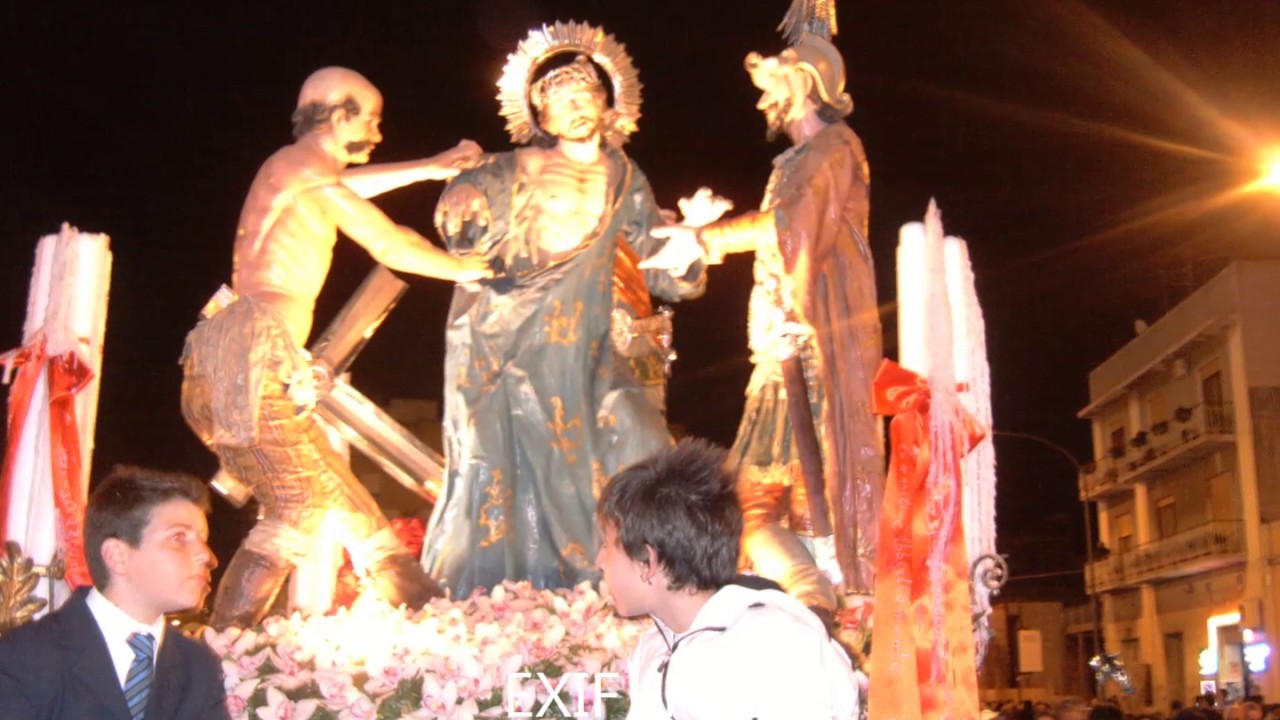 foto della processione via crucis a trapani. - YouTube