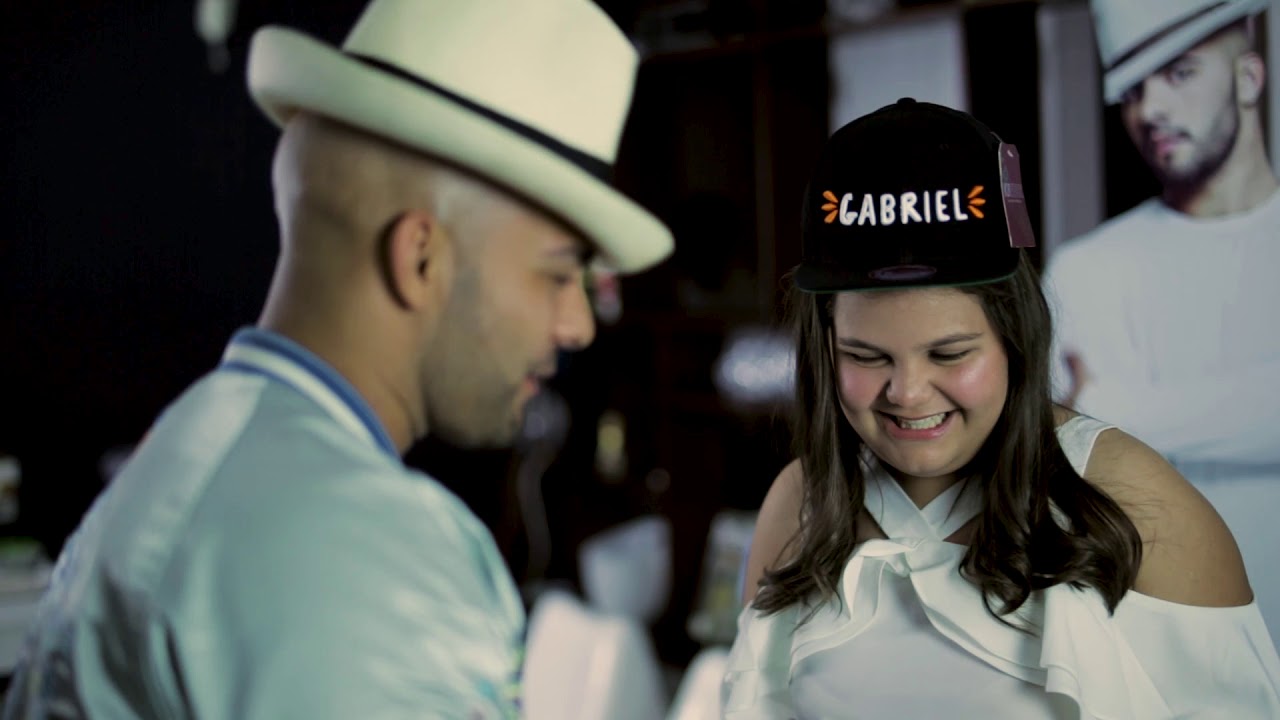 ¡Gabriel Pagan sorprende a Gabriela! - YouTube